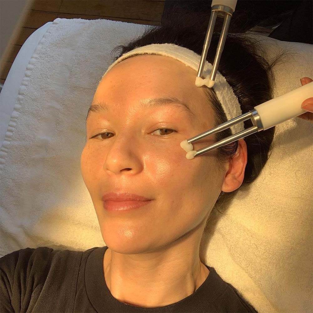 Microcurrent Facial - All You Need to Know Microcurrent Facial - All You Need to Know